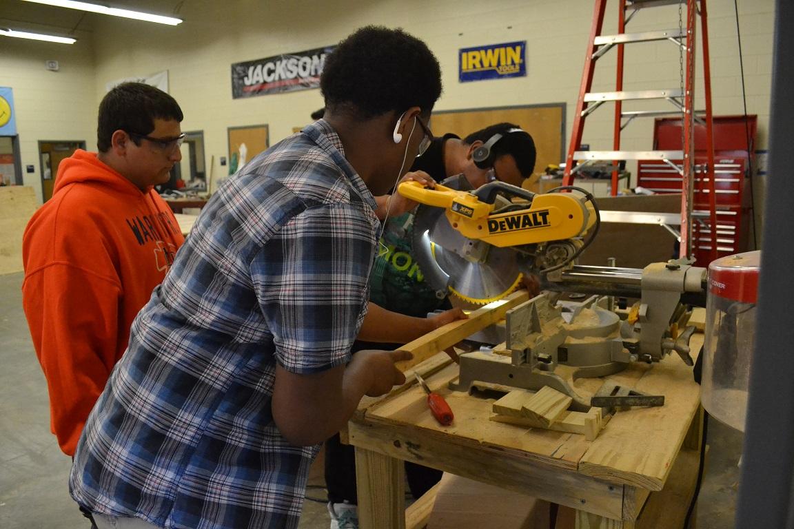 ACE mentoring program connects students to construction and design ...